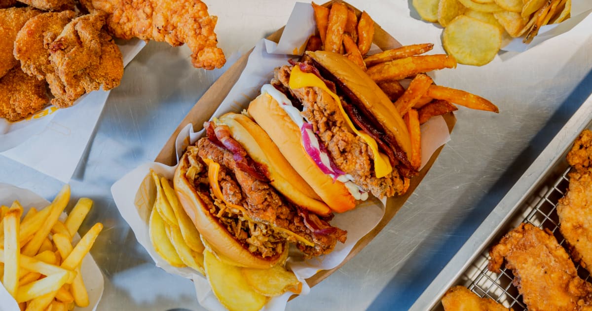 Slay - Illegal Chicken Burgers restaurant menu in Milano - Order from ...