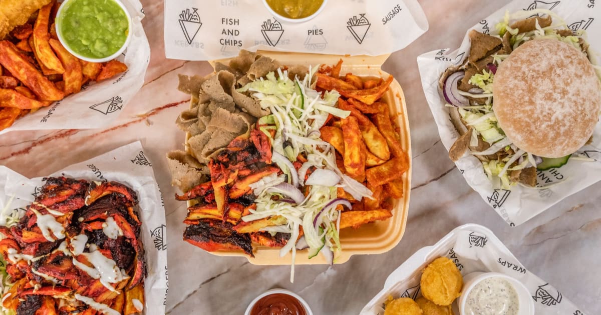 Black Country Chippy Stonecross restaurant menu in West Bromwich ...